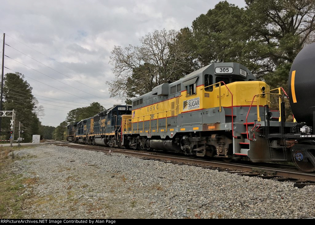 CSX 3173, 2234, 6401, and USSC 305 in tow, cross Goodson Rd